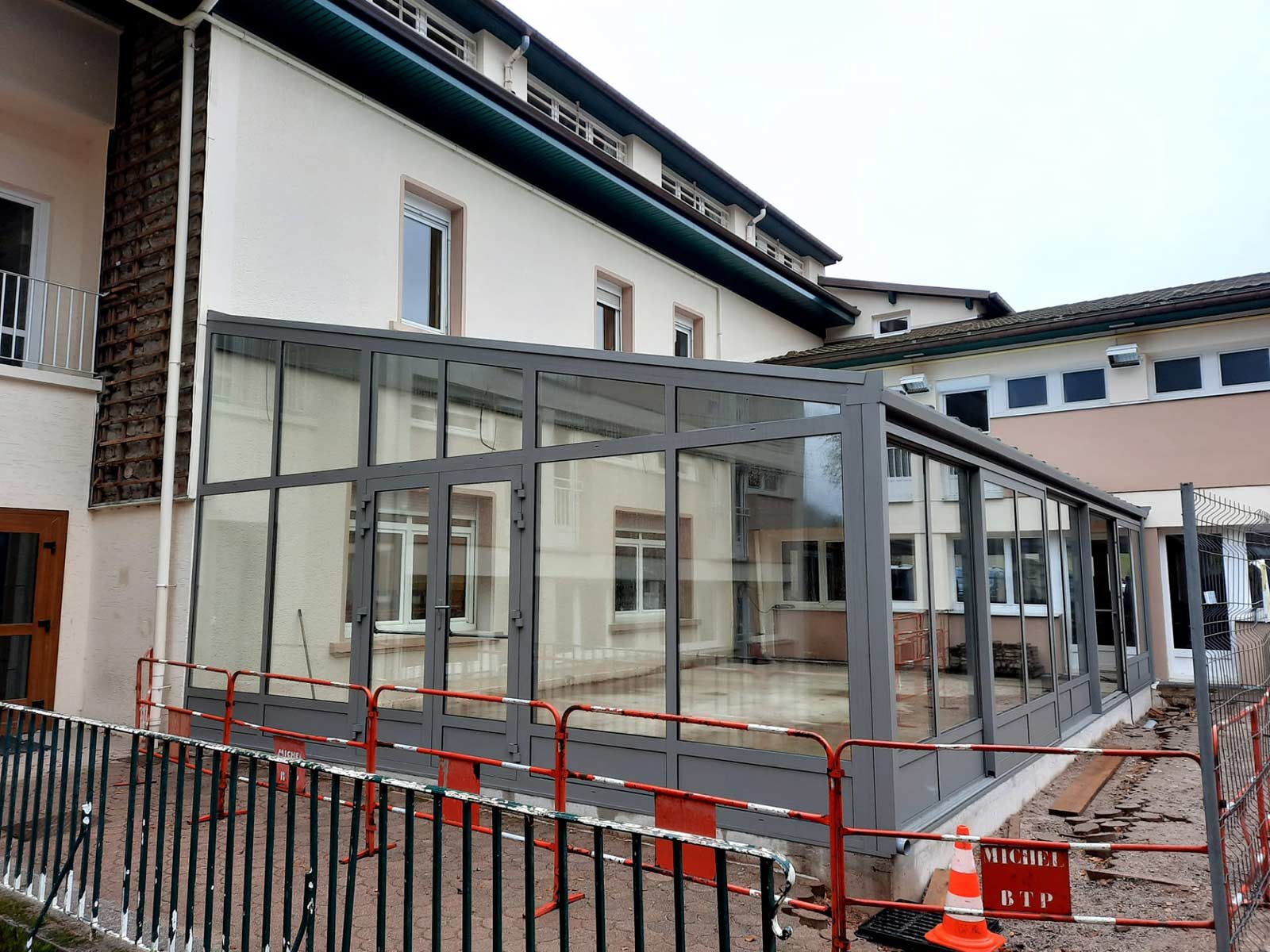 Véranda double vitrage (verre) : un espace idyllique | Concept Abri