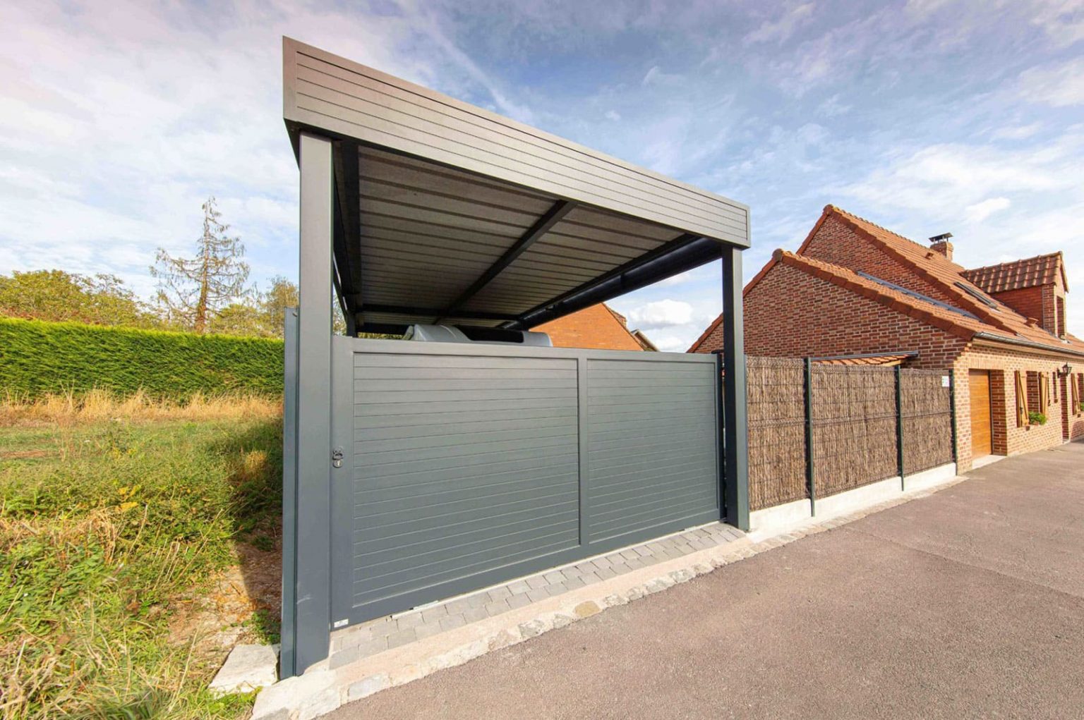 Carport en aluminium sur mesure : robustesse et légèreté | Concept Abri